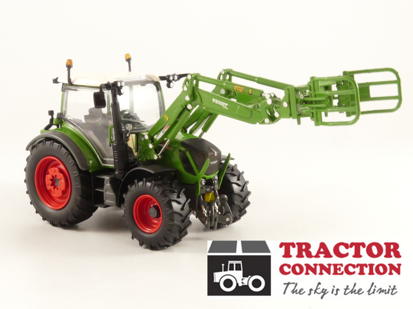 Fendt 313 Vario met voorlader en balentang | Tractor Connection ...